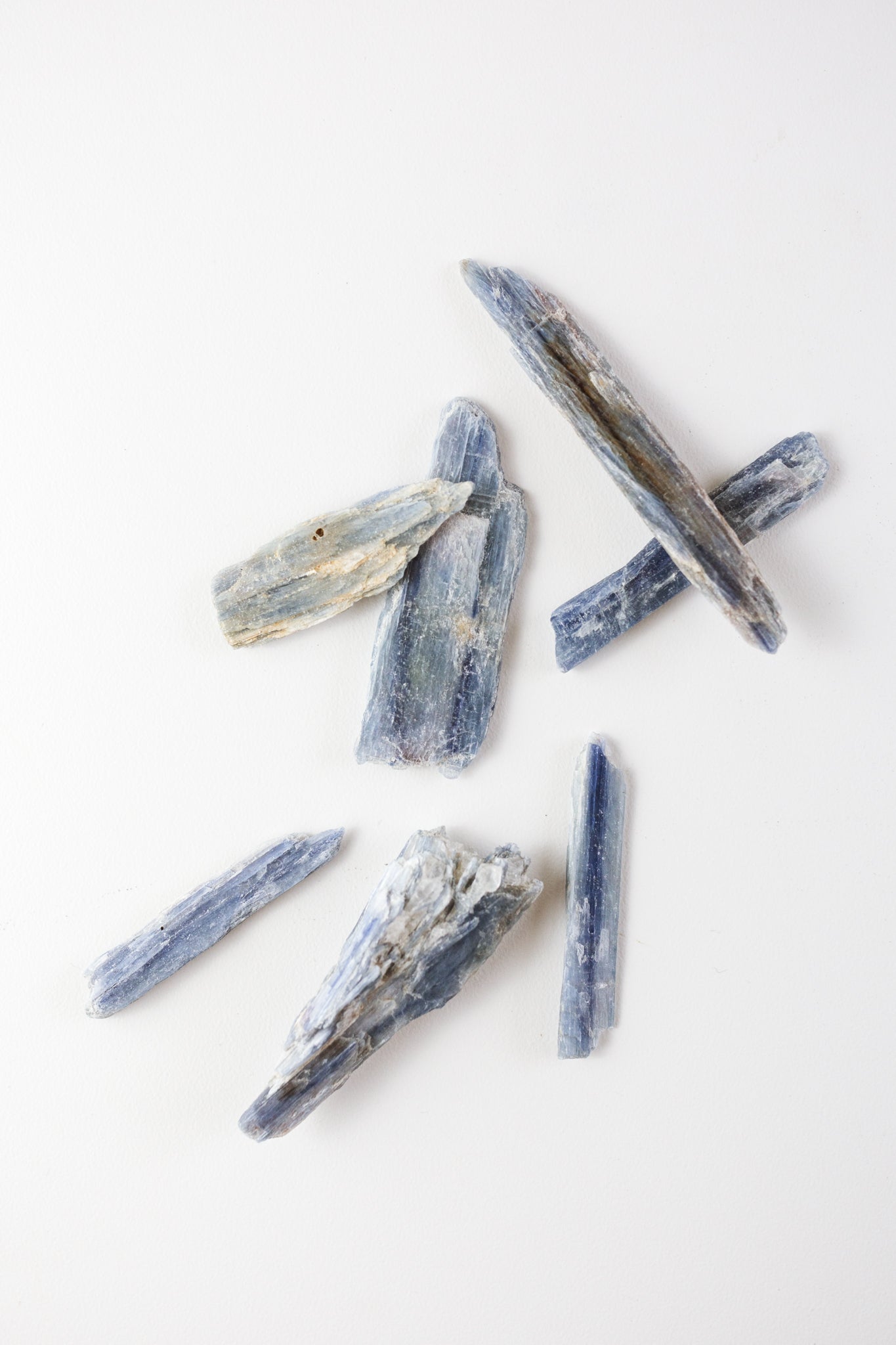 Kyanite Stone | Elements of Aura